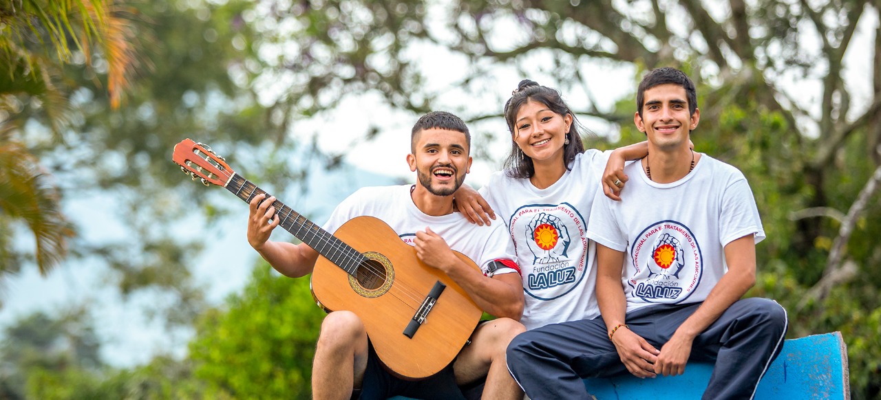 Sobre Nosotros – FUNDACIÓN LA LUZ